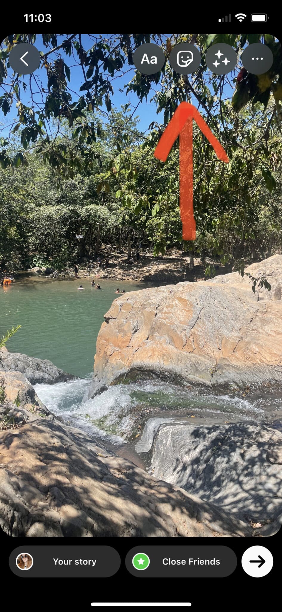 How to Make a Poll on Instagram Stories [9 Engaging Examples]